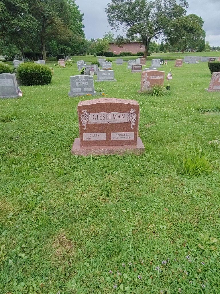Sally Jean Gieselman (1929 - 2022) / Woodlawn Cemetery
