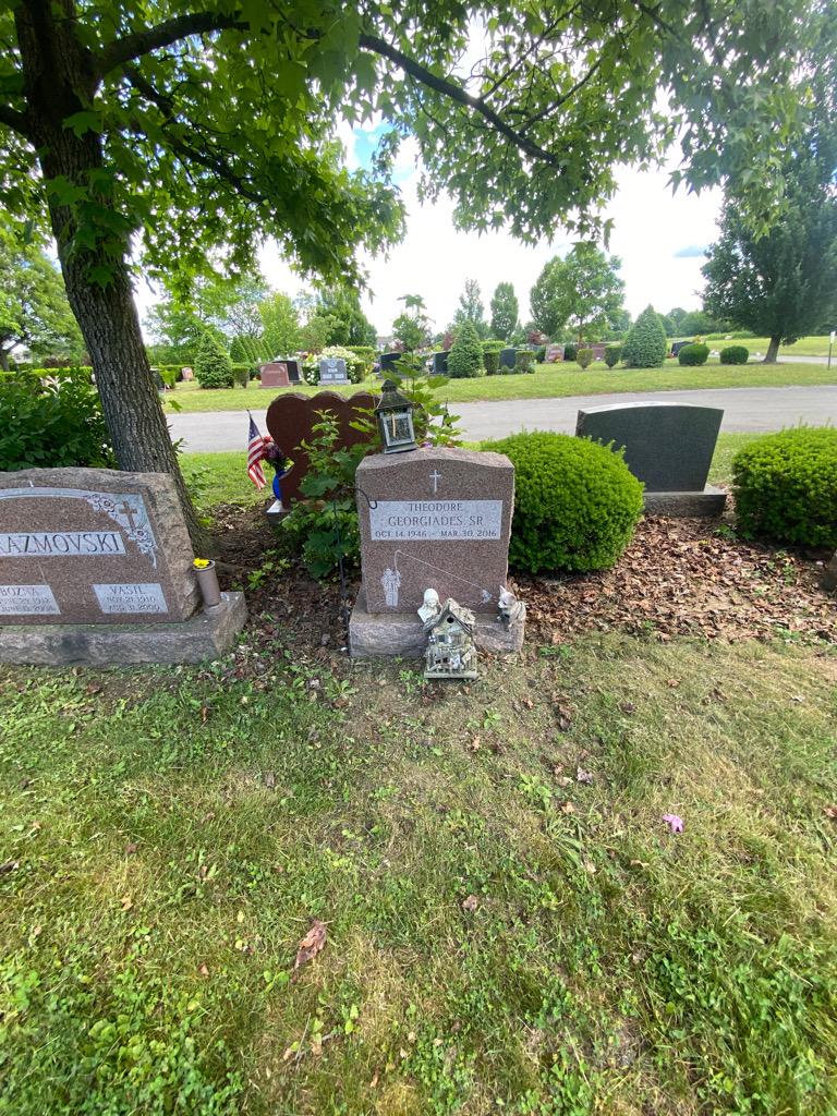 Theodore Georgiades Senior (1946 - 2016) / Woodlawn Cemetery